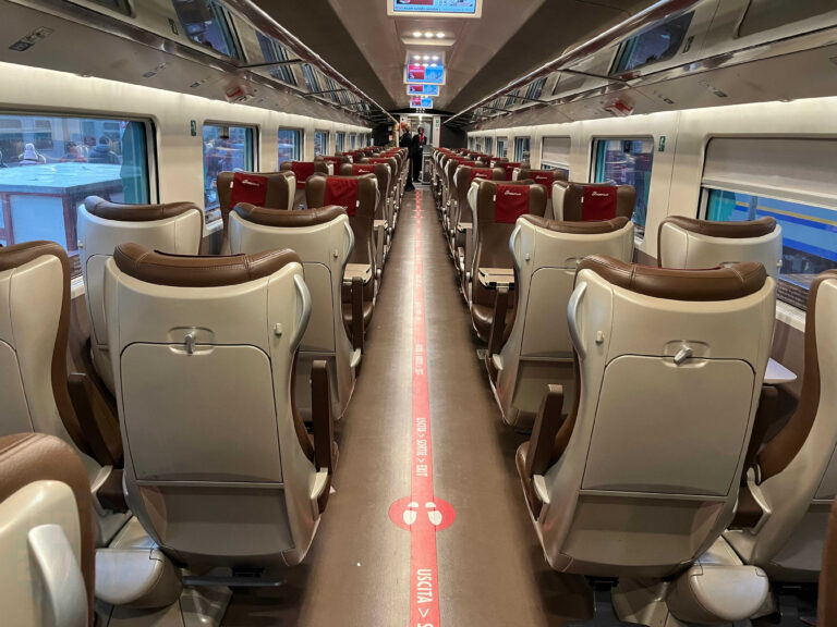 Europe's Most Luxurious? Italy's High Speed Frecciarossa in Executive ...