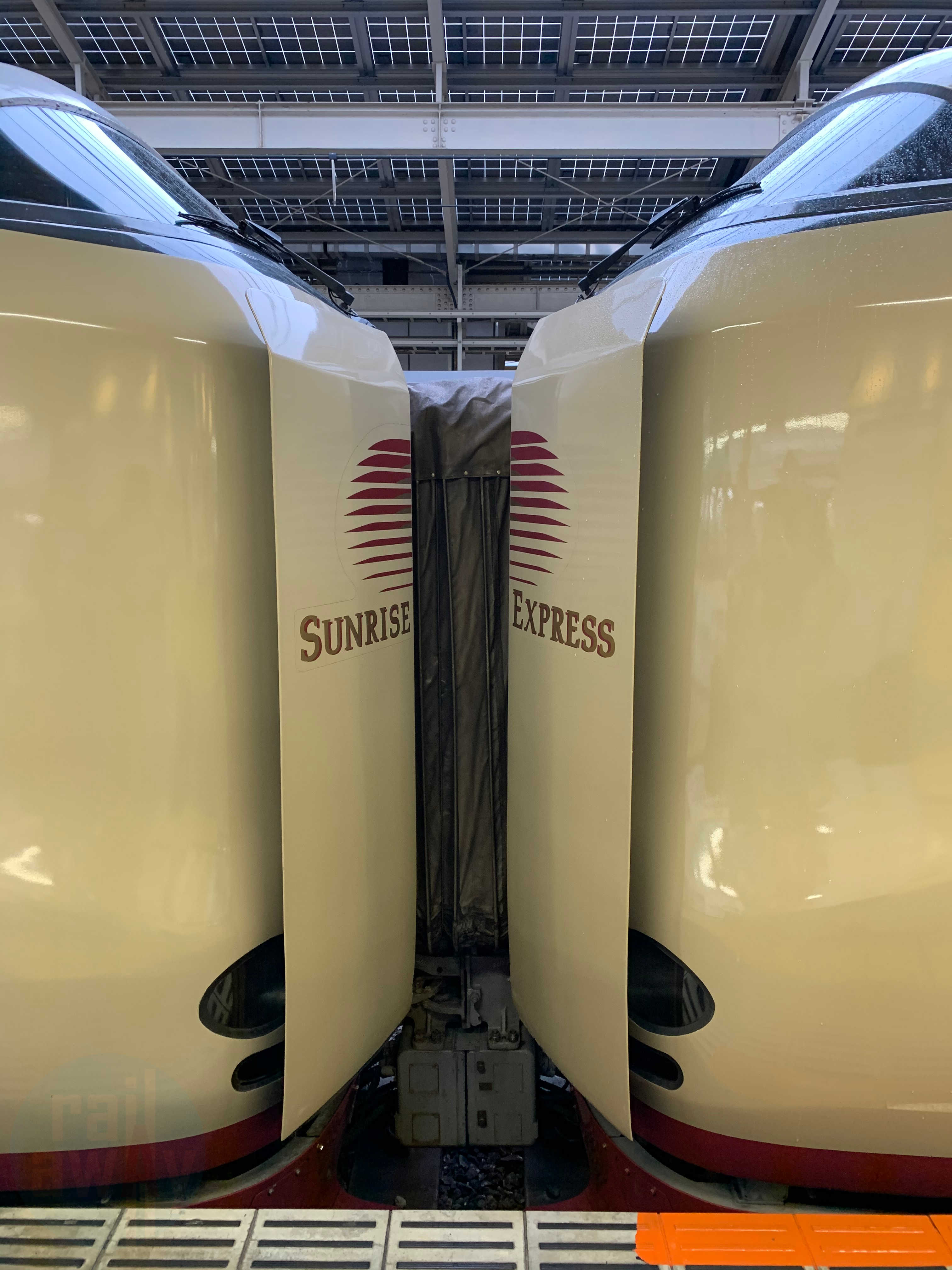 The Sunrise Express - Japan’s only regular sleeper train! 🇯🇵 - rail ...
