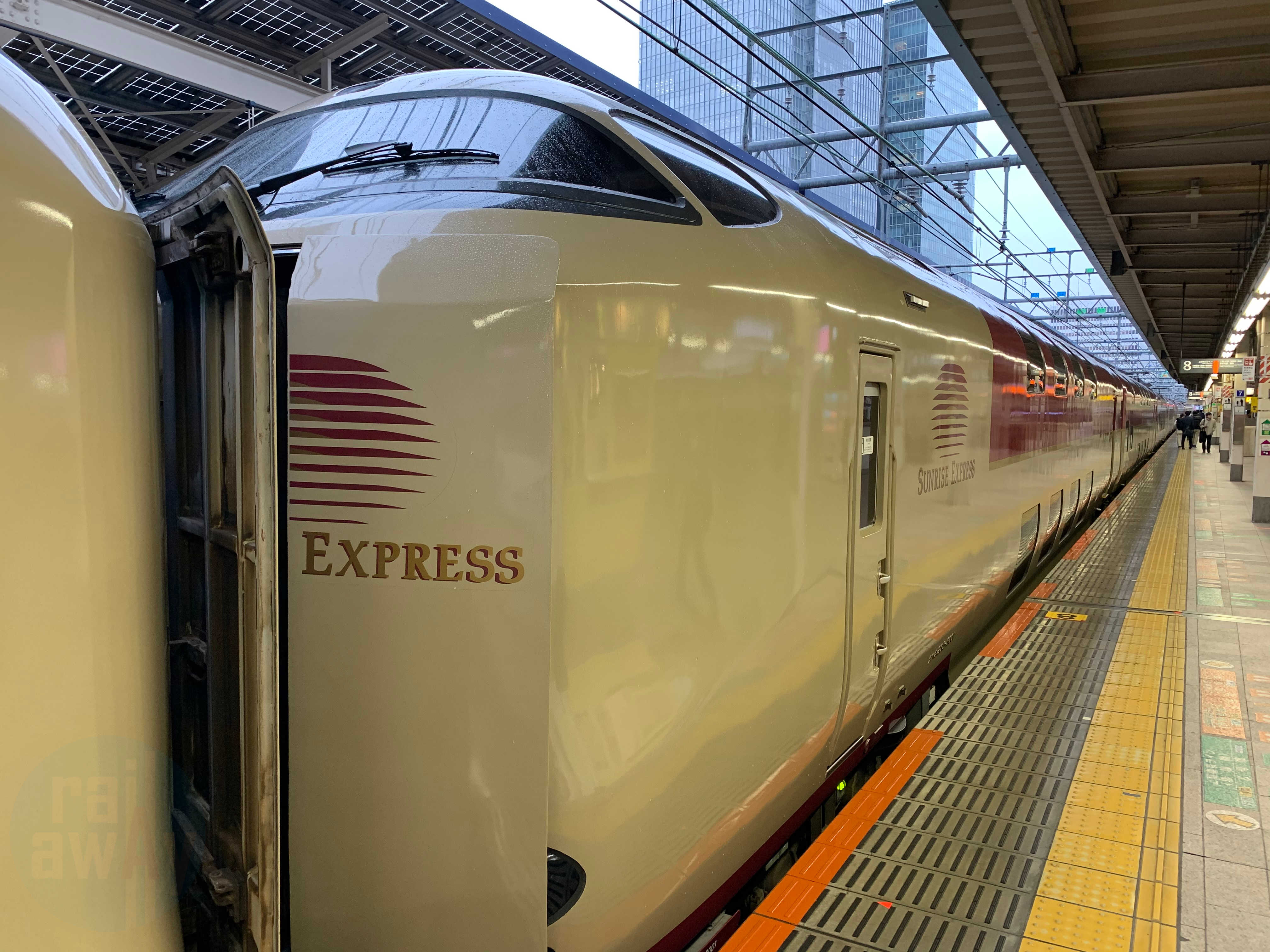 The Sunrise Express - Japan’s only regular sleeper train! 🇯🇵 - rail ...